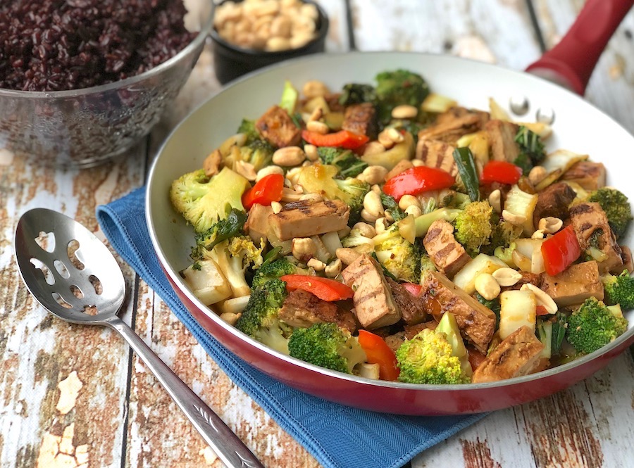 20+ Vegan "Chicken"-Style Recipes: Classics Made Plant-Based