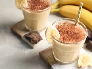 5 Easy Maca Smoothies (made with Maca Root Powder)