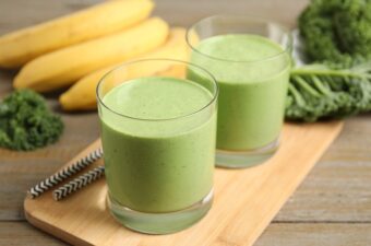 5 Easy Maca Smoothies (made with Maca Root Powder)