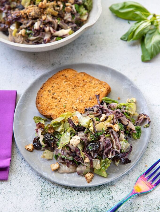 A guide to chicory vegetables: Endive, escarole, frisée & radicchio